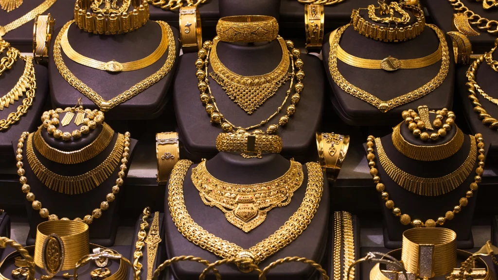An Historical Overview of Adornment: Jewelry Through Time - Ursustel
